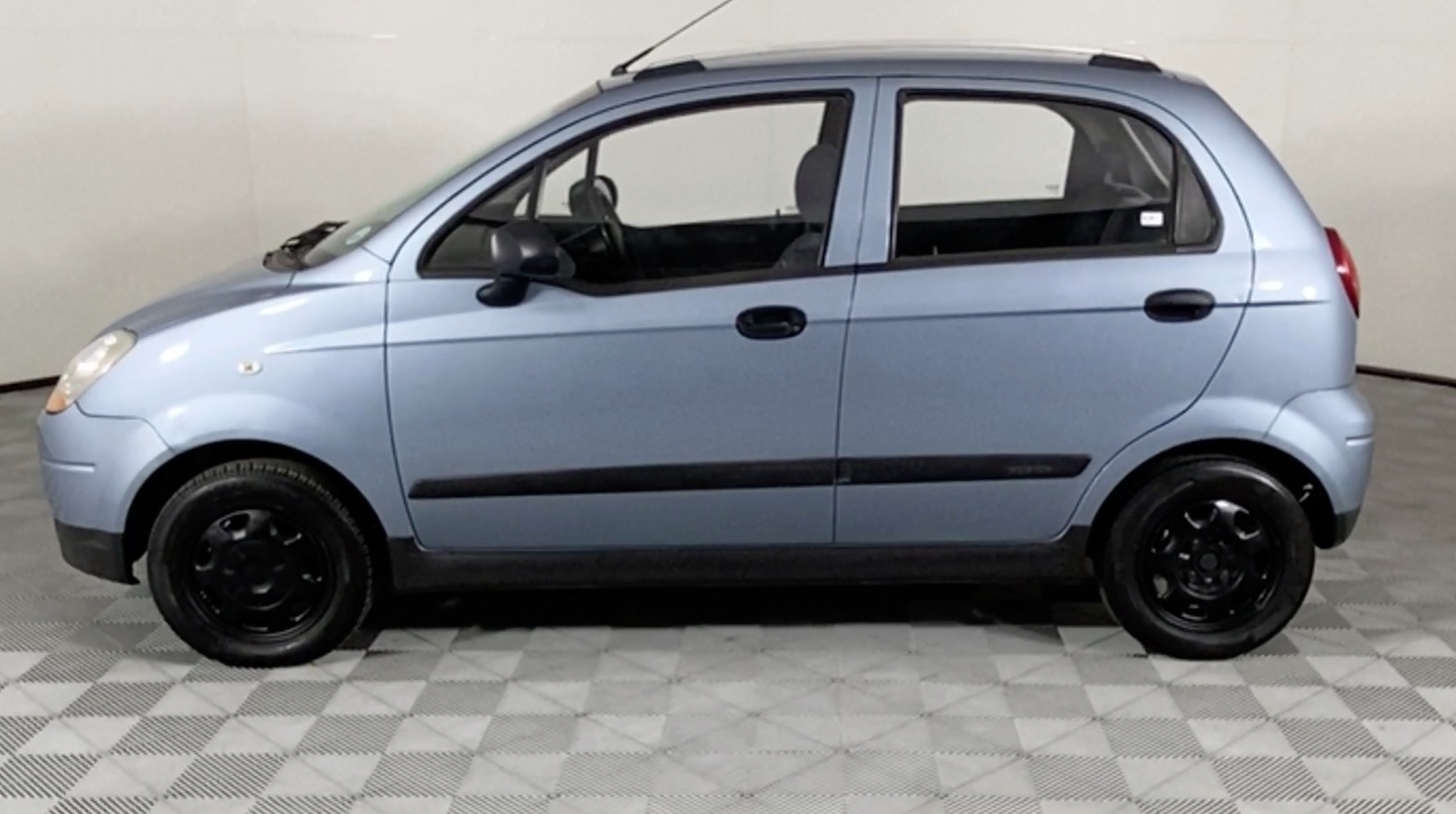 Used 2011 Chevrolet Spark Lite L 5-Door for sale | WeBuyCars