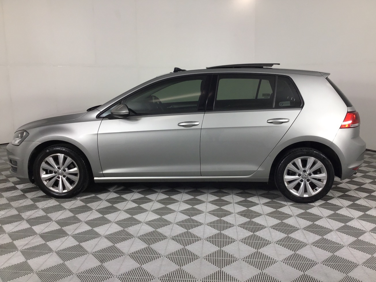 Used 2014 Volkswagen Golf 7 1.4 TSI Comfortline DSG for sale | WeBuyCars