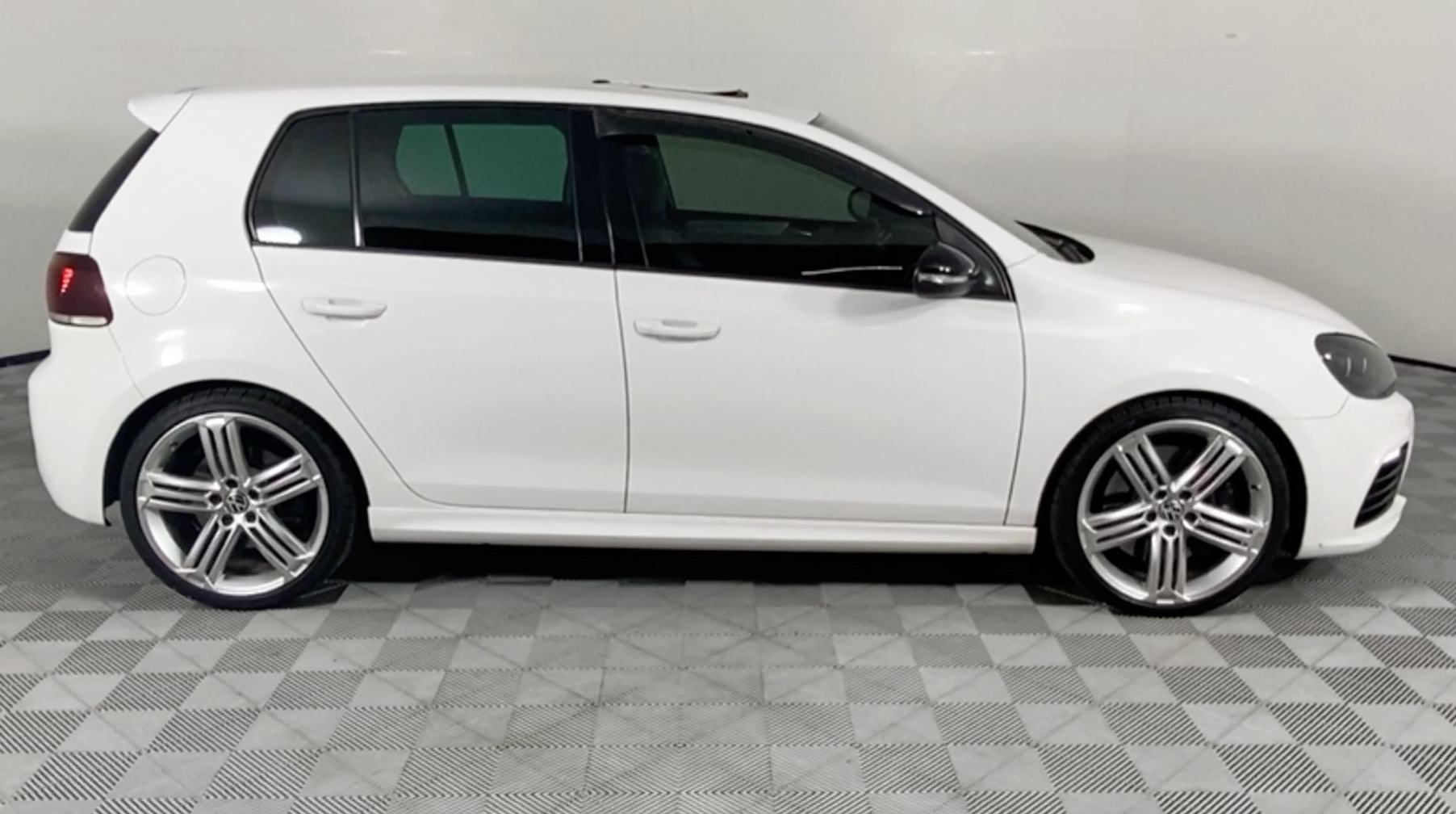 Used 2011 Volkswagen Golf 6 2.0 TSI R for sale | WeBuyCars