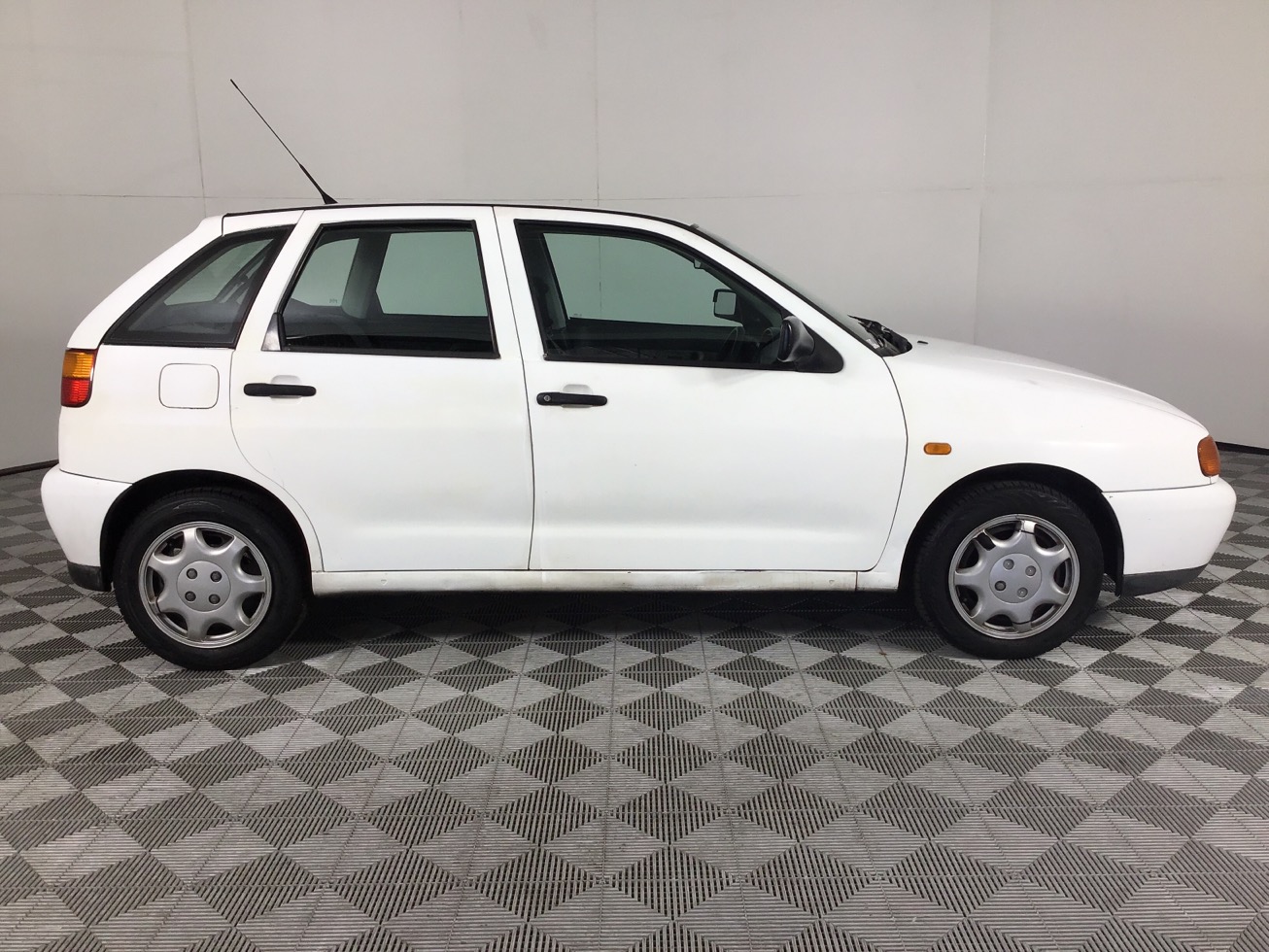 Used 1999 Volkswagen Polo Playa 1.4 for sale | WeBuyCars