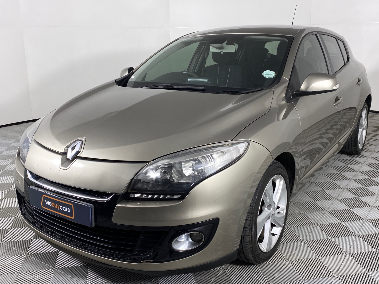 Used 2013 Renault Megane III 1.6dci Dynamique 5-Door for sale | WeBuyCars